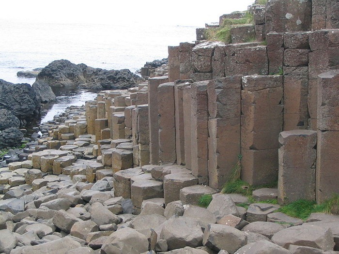 Curious Rock Formation of Giant's Causeway in Ireland | Amusing Planet